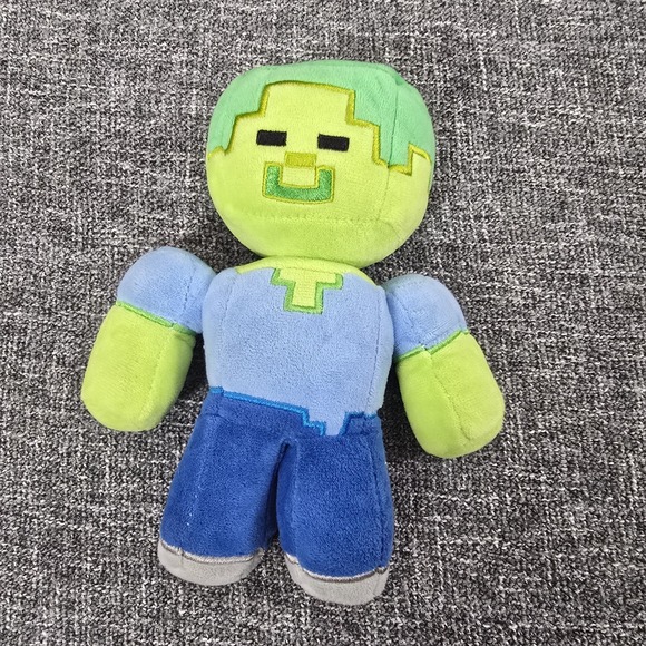 Mojang AB | Toys | Minecraft 8 Creeper Baby Zombie Collectible Video ...